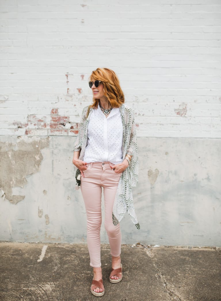 PALE OUTFIT ON THE BLOG TODAY. I LOVE THE SOFT COLORS OF