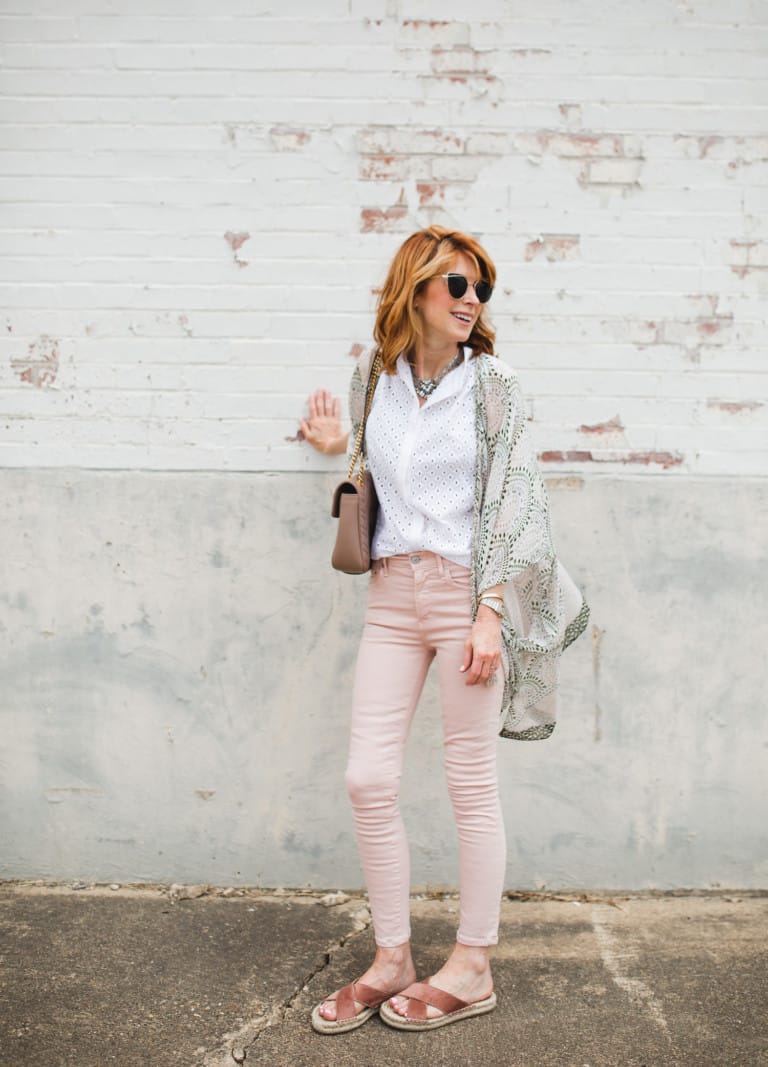 PALE OUTFIT ON THE BLOG TODAY. I LOVE THE SOFT COLORS OF