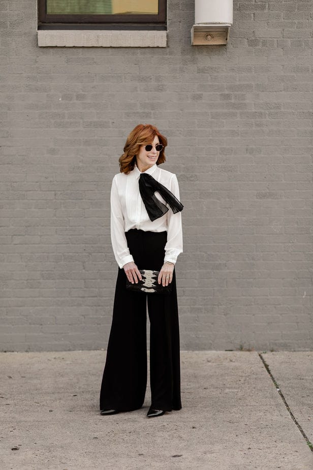 CLASSIC AND TIMELESS LOOK - The Middle Page